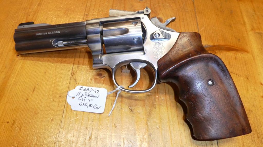 Armes de poing – Armurerie R. J. LENGELE